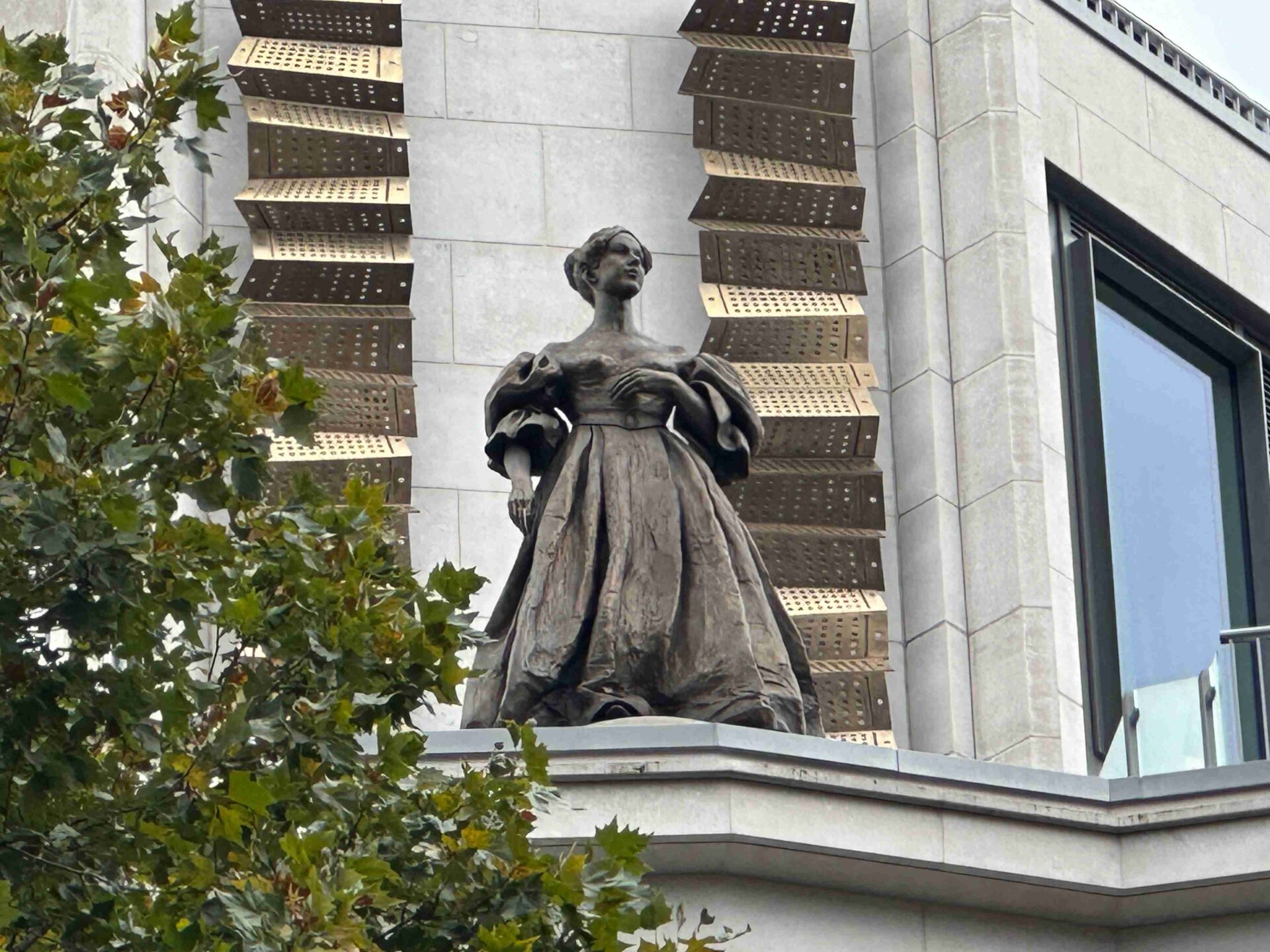 15 Trailblazing Women Who Helped Change the World Forever ...
