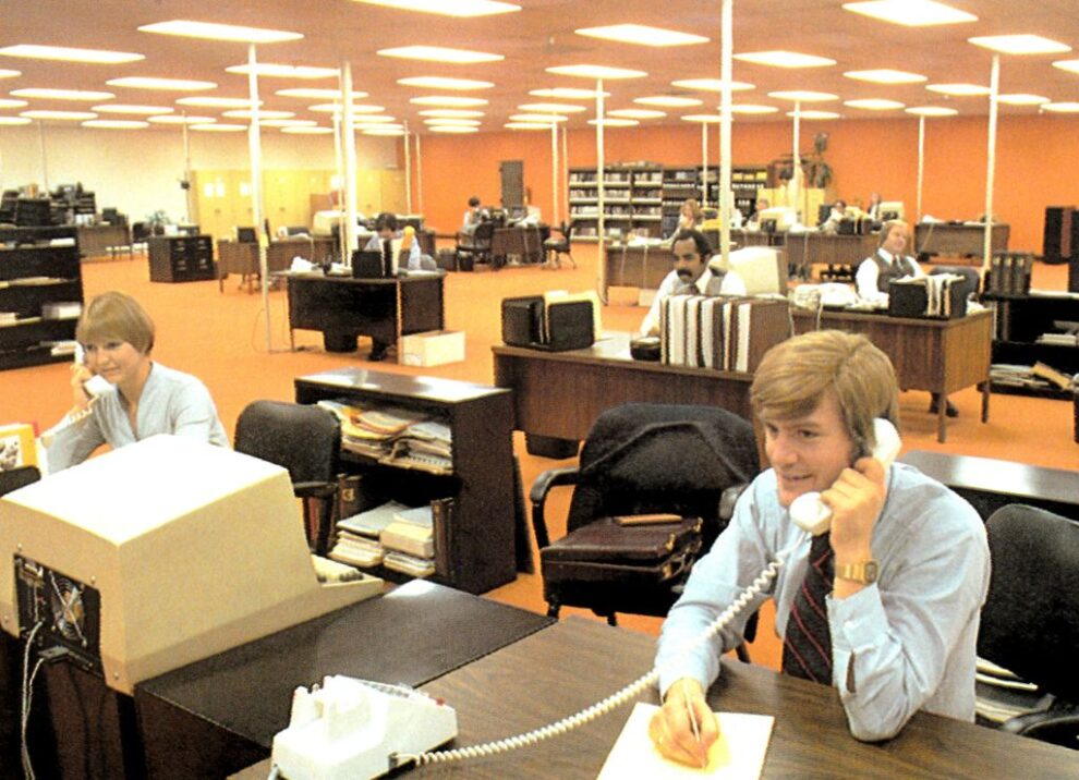 Work Old School Style: A Look Back at Pre-Tech Office Life ...