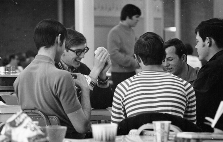 A ’70s Retrospective: The Far-Out Era We All Wish We Could Revisit ...