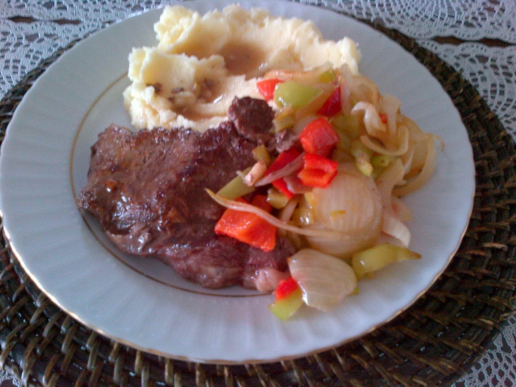 Final Feasts: 11 Historical Figures’ Last Meals Revealed ...