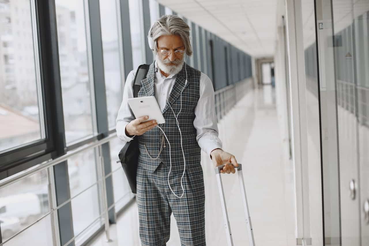 15 Real Reasons Why Older Men Seem to Want to Stay Single ...