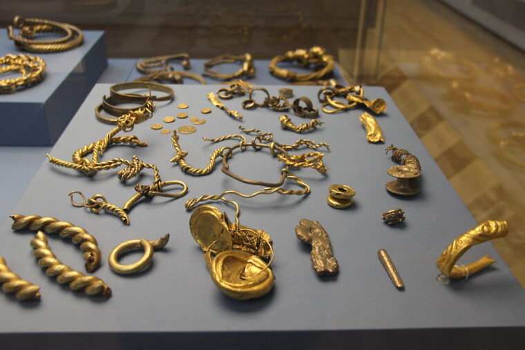 Hidden in Plain Sight: 15 Extraordinary Treasures Discovered by Chance ...