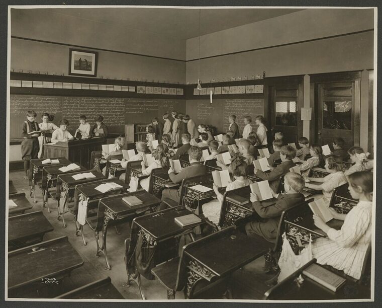 Back to School, Old-School: A Photo Journey Through Vintage Classrooms ...