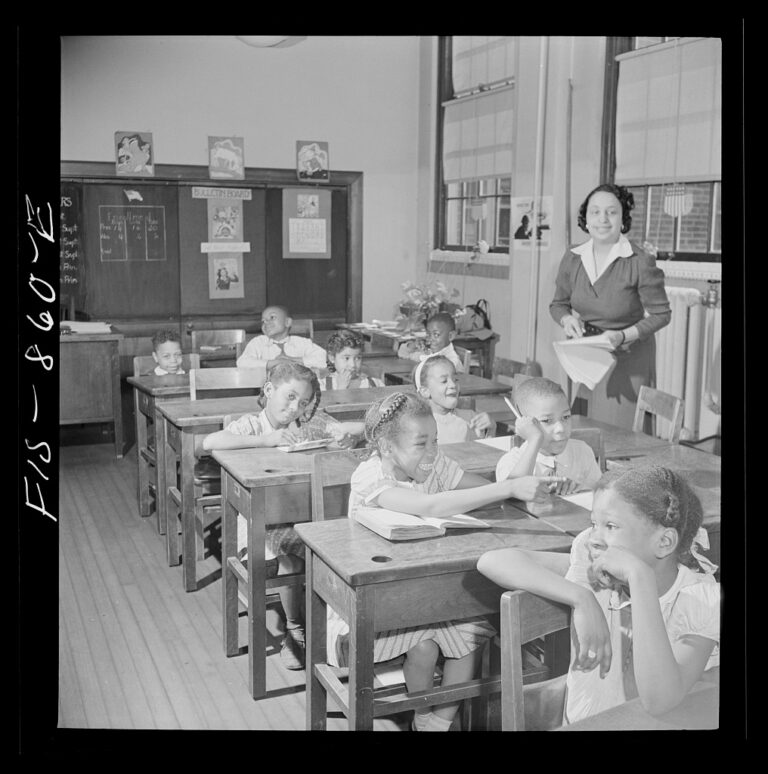 Back to School, Old-School: A Photo Journey Through Vintage Classrooms ...