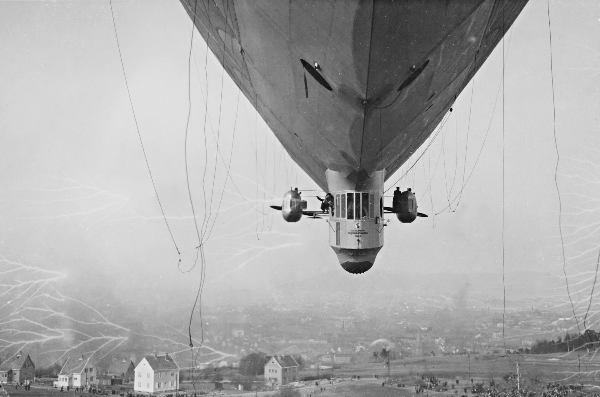 The Age of Airships: Iconic Photos from the Golden Era of Zeppelin ...
