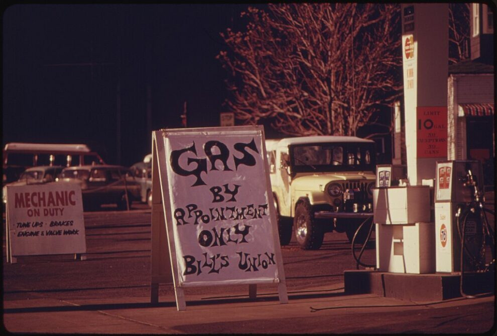 A Photo Gallery of America’s 1970s Gas Stations: Lines, Flags, and Fuel ...
