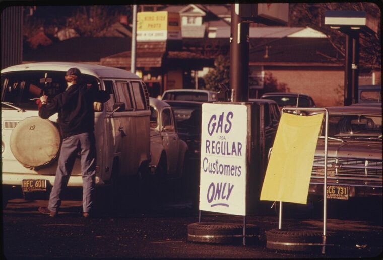 A Photo Gallery of America’s 1970s Gas Stations: Lines, Flags, and Fuel ...