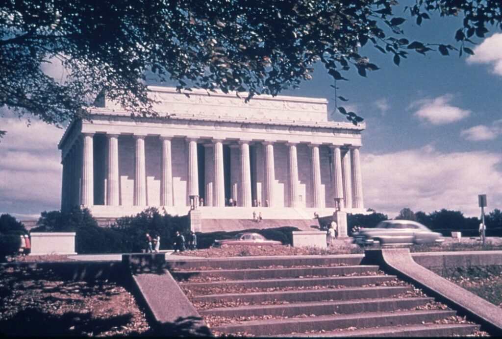 In Living Color: Americana Photos Capturing Life and Change in 1940s ...