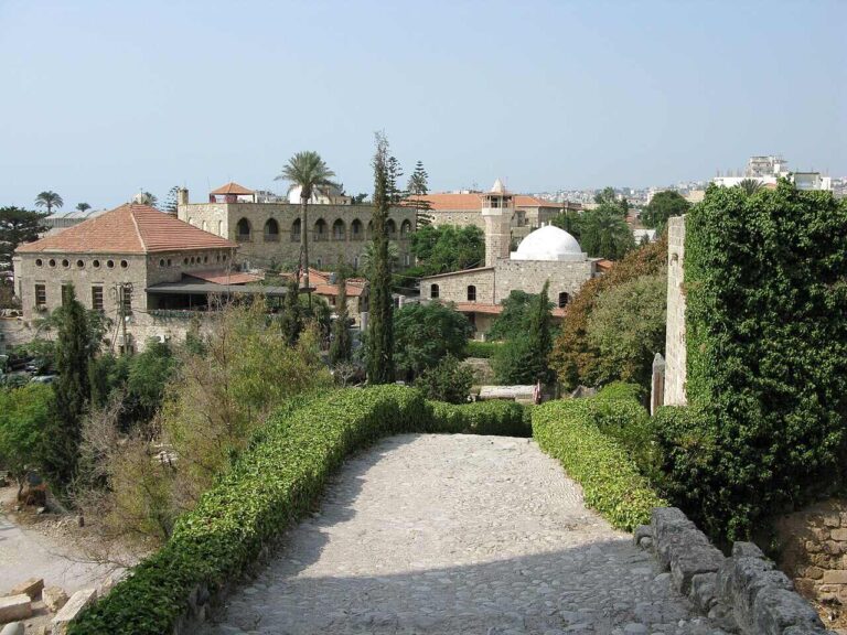 15 Ancient Cities That Are Still Alive—and Have Been for Thousands of ...