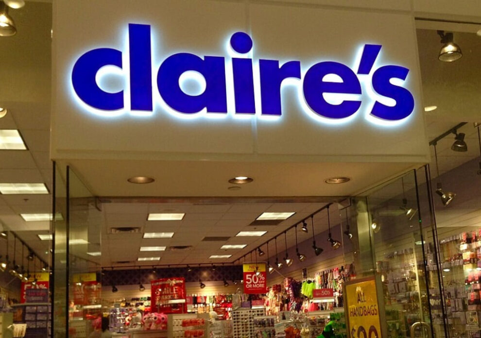 Meet Me at the Mall: The Stores That Defined 90s and 2000s Teen Life ...