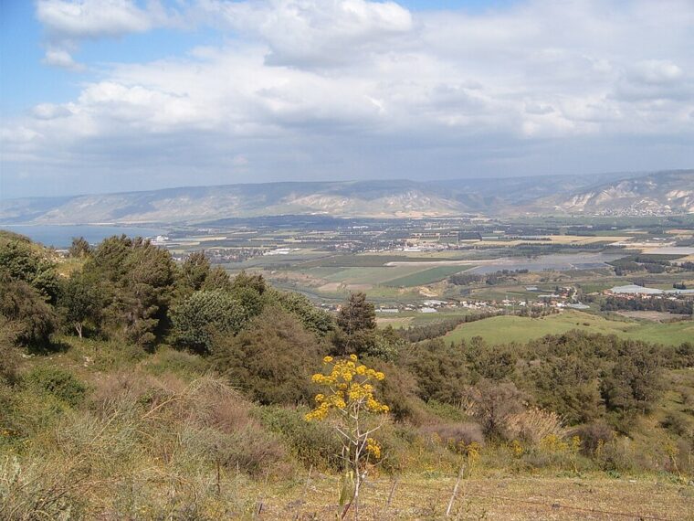 In His Footsteps: 25 Sacred Sites Tracing the Footsteps of Jesus ...