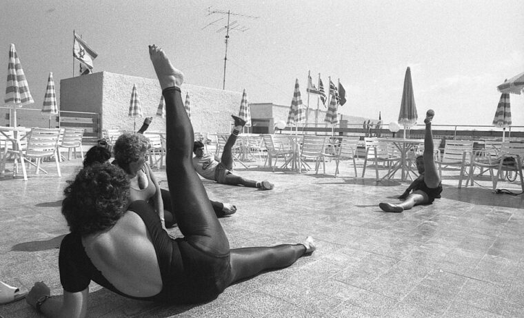Feel the Burn, Baby: 25 Flashback Frames from the ’80s Aerobics Fitness ...
